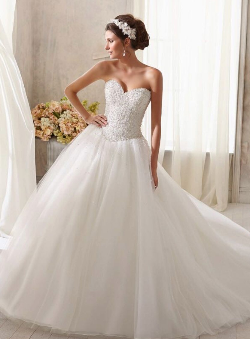 Choisir sa robe de mariée - ONGI Cérémonie